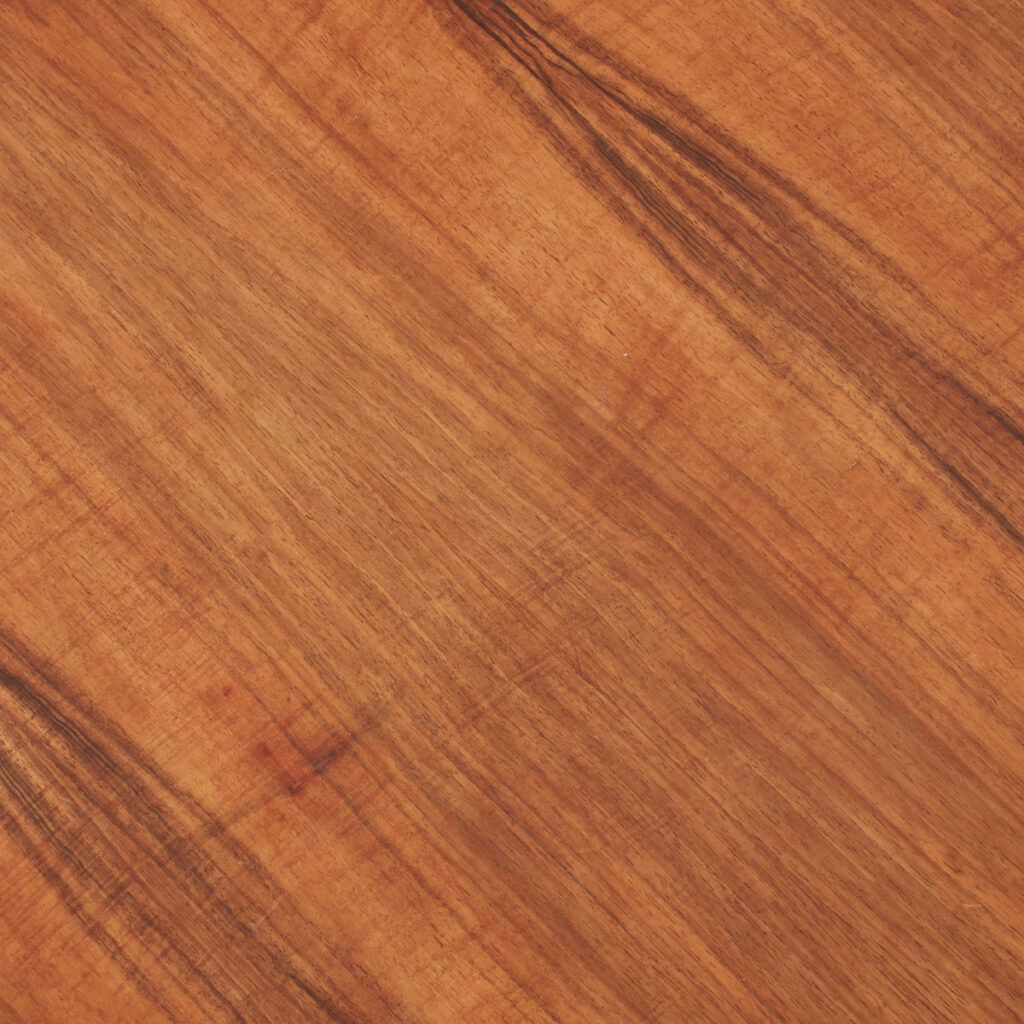 Neil Morris walnut Cloud table | Béton Brut