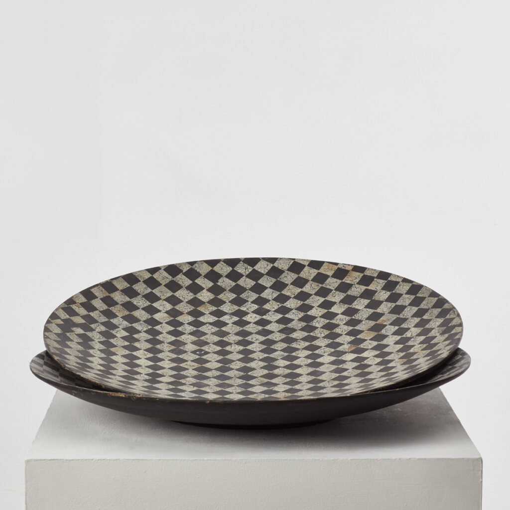 Impressive pair of decorative wooden plates with chequered design, 20th ...